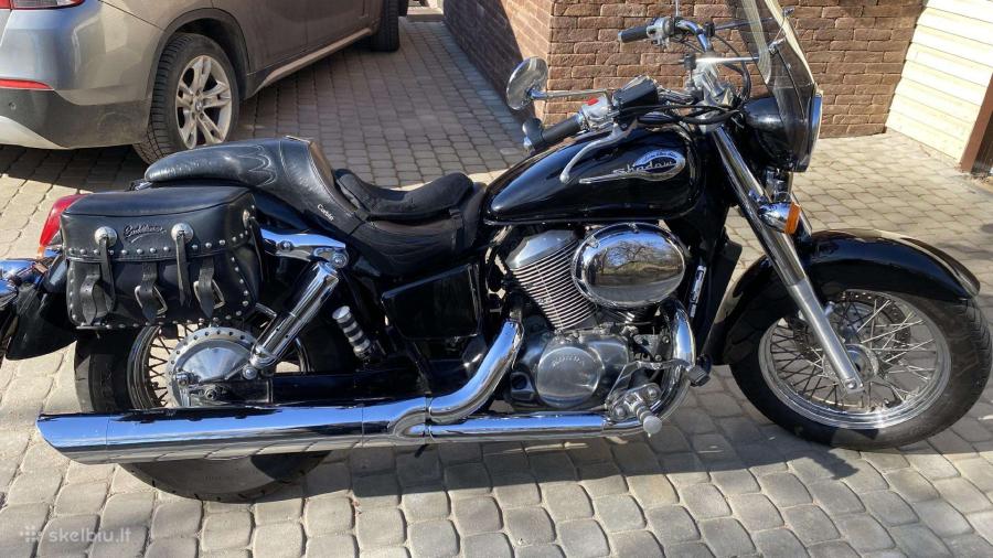 Black Honda VT Shadow 1997 in Vilnius, with an engine capacity of 0.75 L and mileage of 28 thousand km for 3150 €, photo 3 on AUTOMOTO.COM.LV