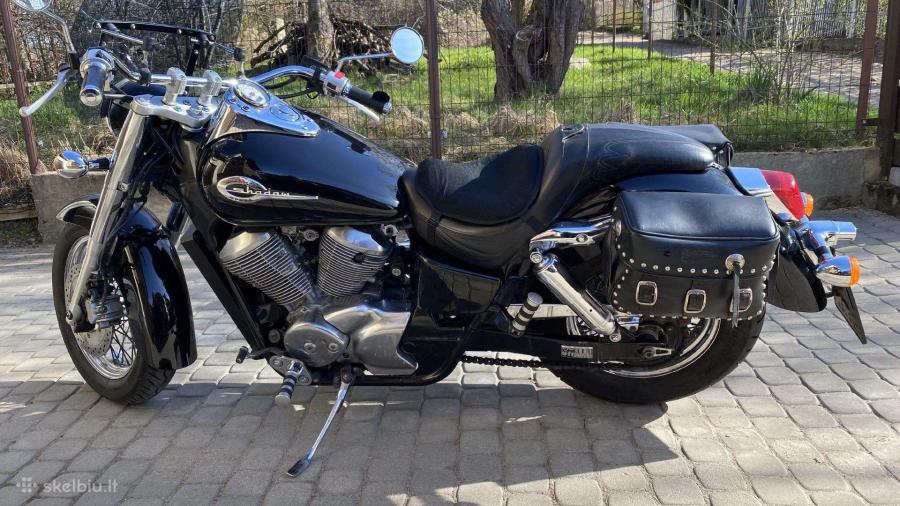 Black Honda VT Shadow 1997 in Vilnius, with an engine capacity of 0.75 L and mileage of 28 thousand km for 3150 €, photo 5 on AUTOMOTO.COM.LV