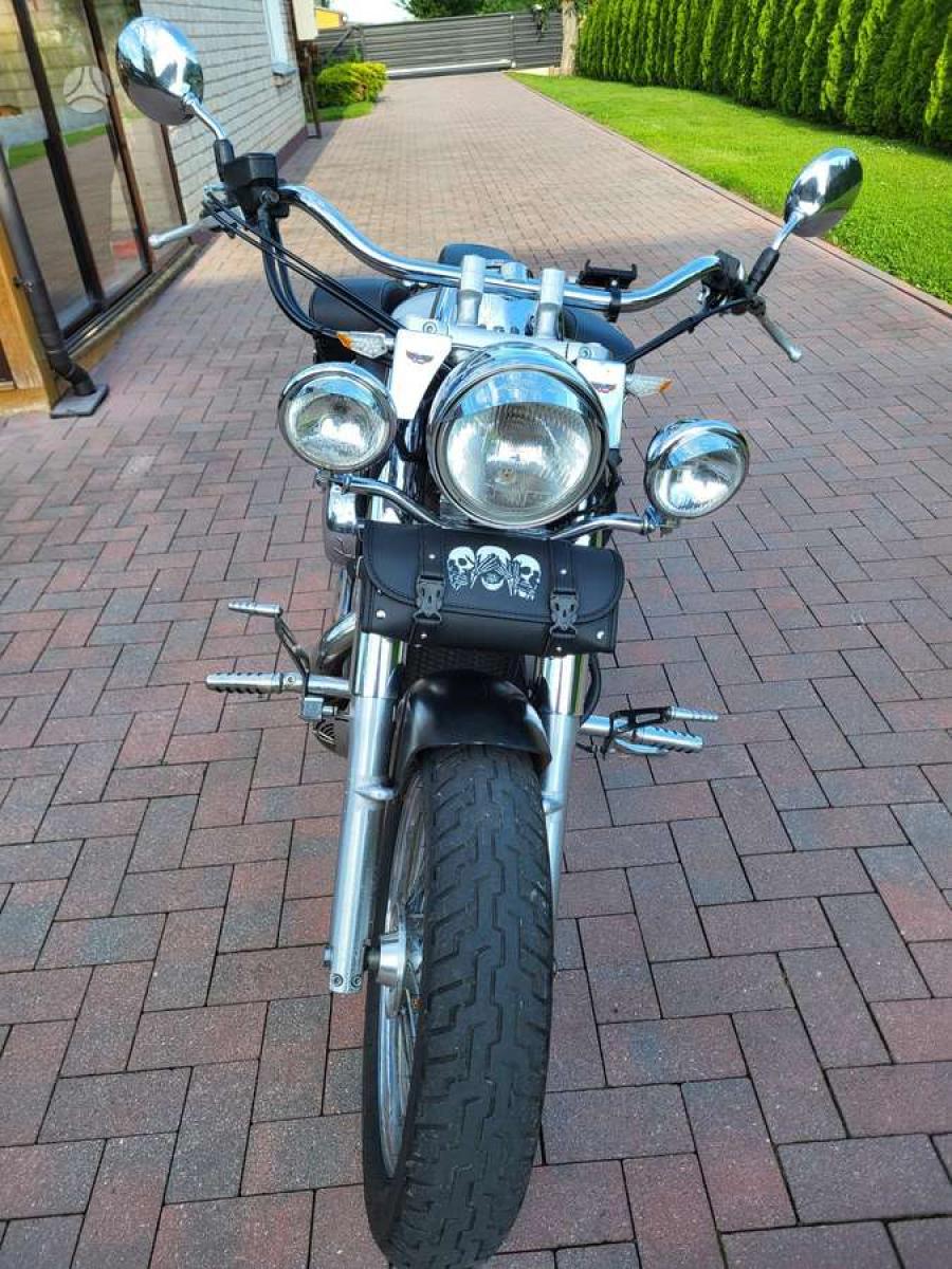 Melns Honda VT Shadow 2000 Pasvalys, ar dzinēja tilpumu 0.75 L un nobraukumu 51 tūkst. km par 2950 €, foto 4 vietnē AUTOMOTO.COM.LV