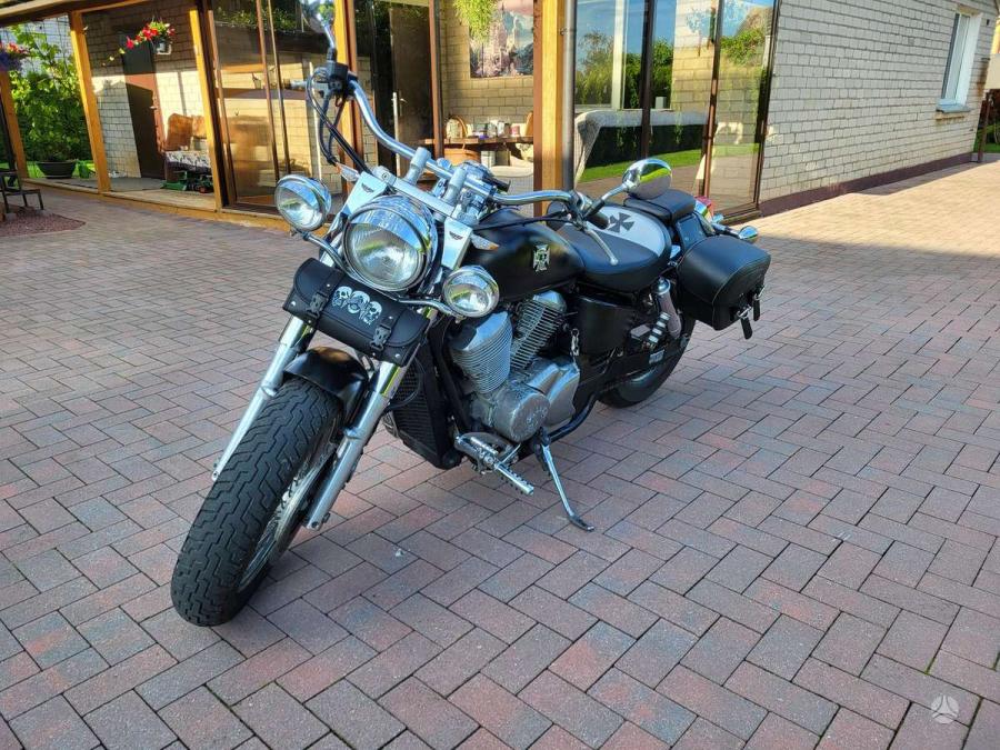 Melns Honda VT Shadow 2000 Pasvalys, ar dzinēja tilpumu 0.75 L un nobraukumu 51 tūkst. km par 2950 €, foto 5 vietnē AUTOMOTO.COM.LV