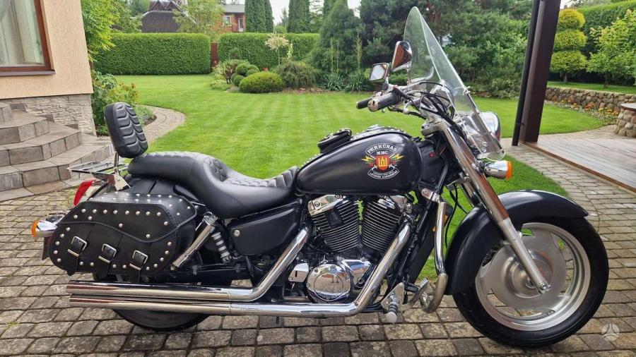 Melns Honda VT Shadow 2002 Anykščiai, ar dzinēja tilpumu 1.10 L un nobraukumu 41 tūkst. km par 4150 €, foto 1 vietnē AUTOMOTO.COM.LV