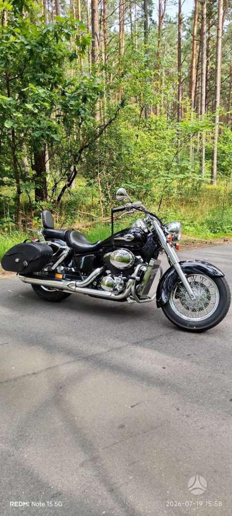 Black Honda VT Shadow 2002 in Vilnius, with an engine capacity of 0.80 L and mileage of 37 thousand km for 3600 €, photo 3 on AUTOMOTO.COM.LV