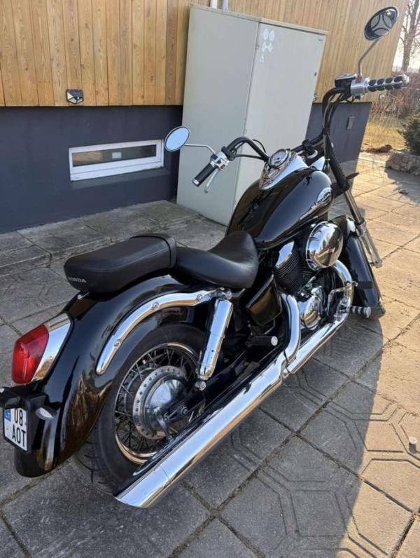 Melns Honda VT Shadow 2002 Viļņa, ar dzinēja tilpumu 0.75 L un nobraukumu 27 tūkst. km par 3440 €, foto 1 vietnē AUTOMOTO.COM.LV