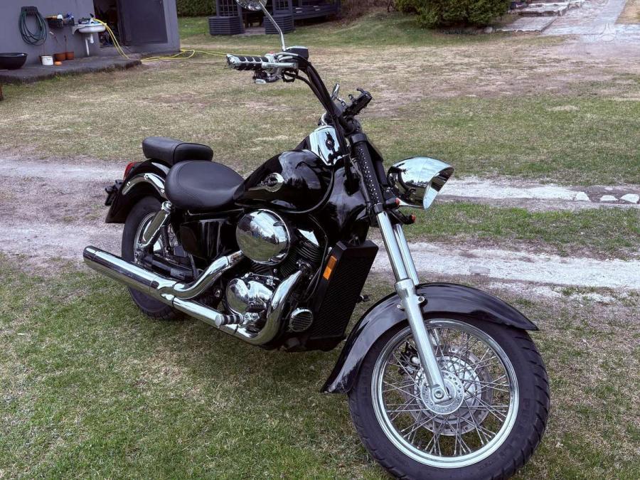 Melns Honda VT Shadow 2002 Viļņa, ar dzinēja tilpumu 0.75 L un nobraukumu 27 tūkst. km par 3440 €, foto 6 vietnē AUTOMOTO.COM.LV