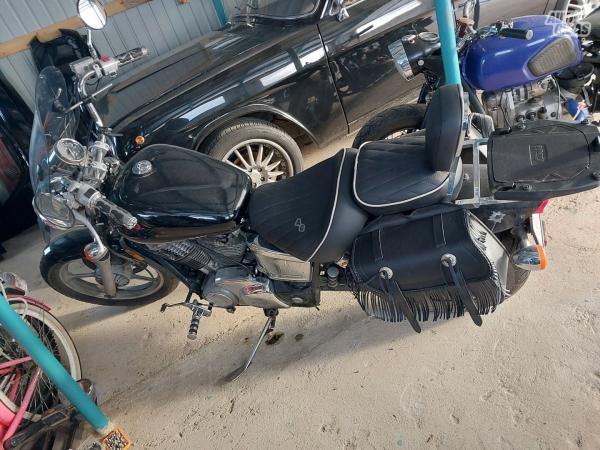 Black Honda VT Shadow 2007 in Vilnius, with an engine capacity of 1.10 L and mileage of 19 thousand km for 3450 €, photo 2 on AUTOMOTO.COM.LV
