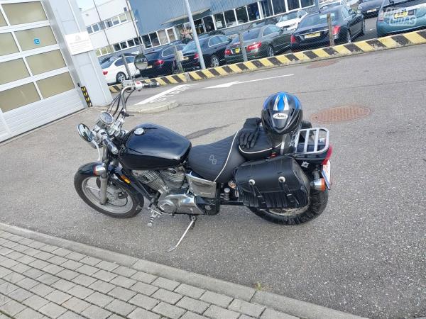 Black Honda VT Shadow 2007 in Vilnius, with an engine capacity of 1.10 L and mileage of 19 thousand km for 3050 €, photo 1 on AUTOMOTO.COM.LV