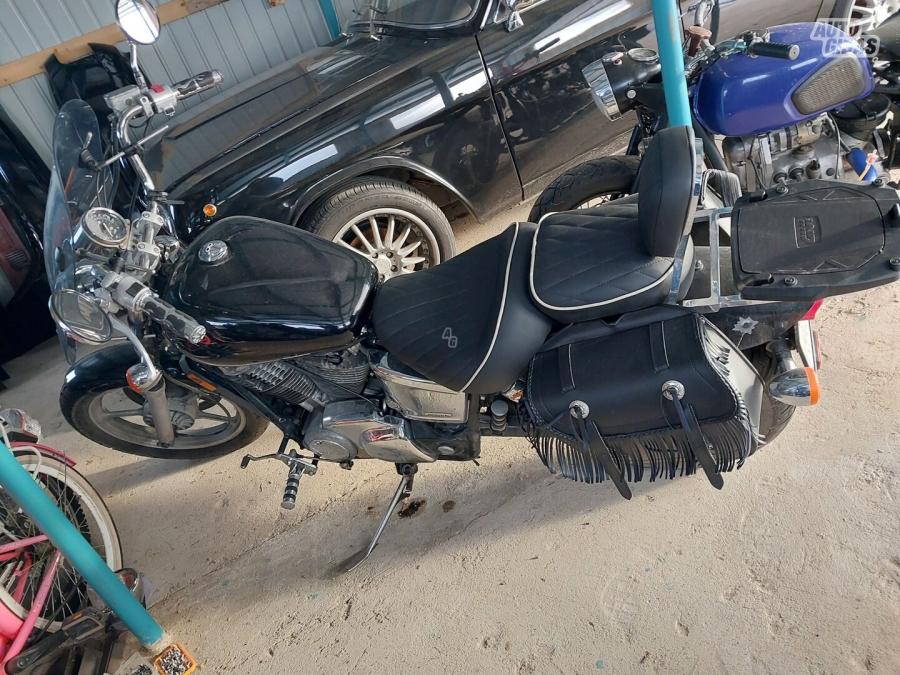 Black Honda VT Shadow 2007 in Vilnius, with an engine capacity of 1.10 L and mileage of 19 thousand km for 3050 €, photo 3 on AUTOMOTO.COM.LV