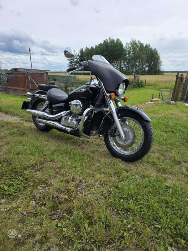 Black Honda VT Shadow 2014 in Kaunas, with an engine capacity of 0.75 L and mileage of 40 thousand km for 4000 €, photo 3 on AUTOMOTO.COM.LV