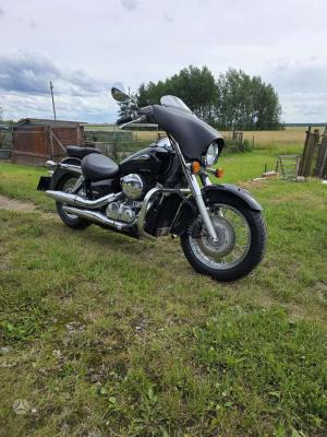 Black Honda VT Shadow 2014 in Kaunas, with an engine capacity of 0.75 L and mileage of 40 thousand km for 4000 €, photo 3 on AUTOMOTO.COM.LV