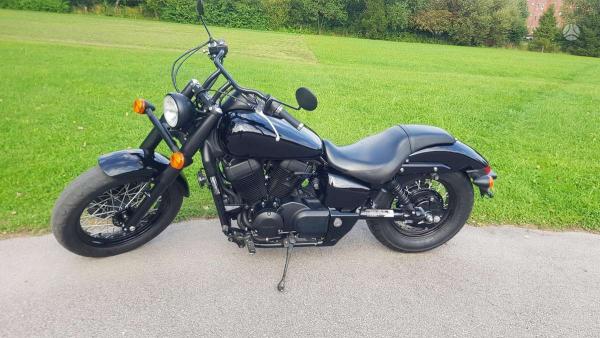Black Honda VT Shadow 2015 in Klaipeda, with an engine capacity of 0.75 L and mileage of 19 thousand km for 4800 €, photo 1 on AUTOMOTO.COM.LV