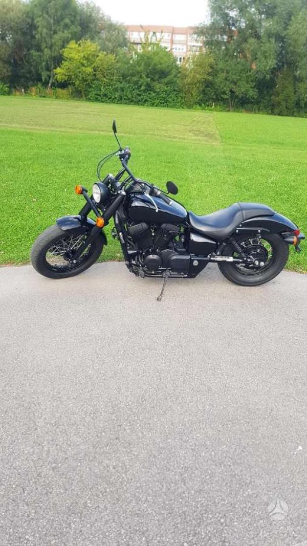 Black Honda VT Shadow 2015 in Klaipeda, with an engine capacity of 0.75 L and mileage of 19 thousand km for 4800 €, photo 2 on AUTOMOTO.COM.LV
