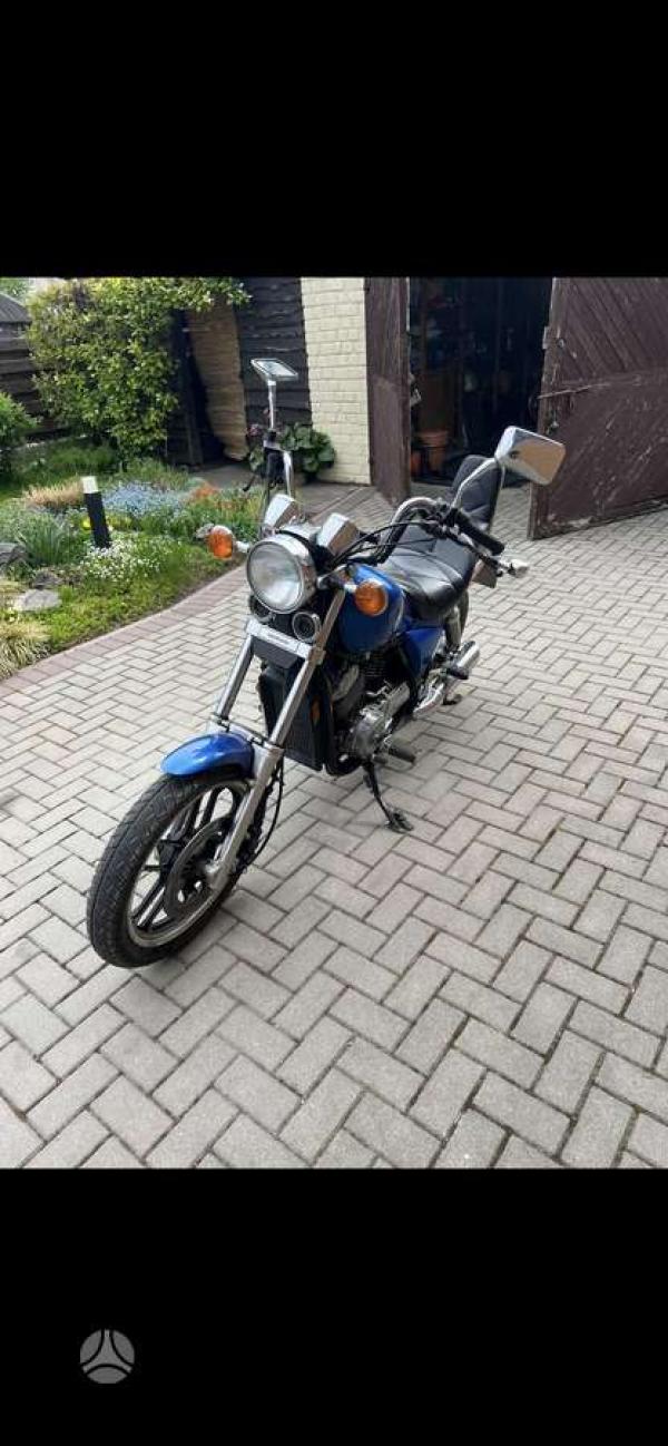 Blue Honda VT Shadow 1986 in Panevezys, with an engine capacity of 0.50 L and mileage of 24 thousand km for 1100 €, photo 3 on AUTOMOTO.COM.LV