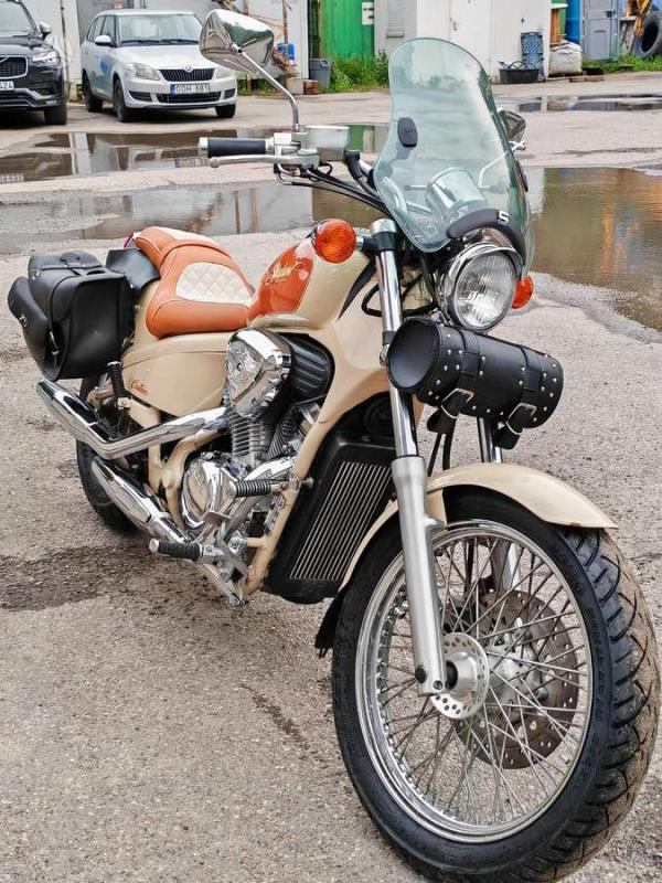Brown Honda VT Shadow 1992 in Vilnius, with an engine capacity of 0.60 L and mileage of 63 thousand km for 2250 €, photo 10 on AUTOMOTO.COM.LV