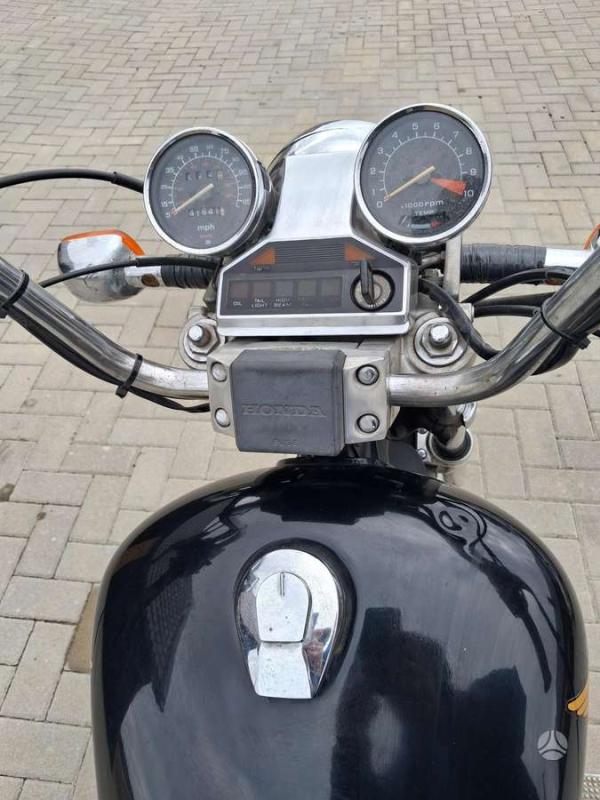Honda VT Shadow 1985 Telšiai, ar dzinēja tilpumu 0.00 L un nobraukumu 42 tūkst. km par 800 €, foto 2 vietnē AUTOMOTO.COM.LV