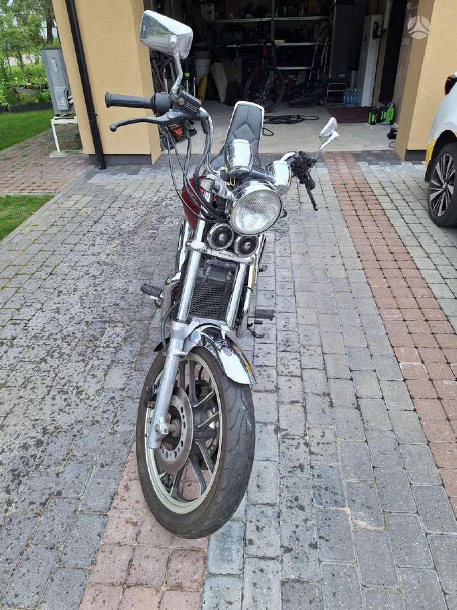Honda VT Shadow 1985 in Kaunas, with an engine capacity of 0.75 L and mileage of 38 thousand km for 800 €, photo 8 on AUTOMOTO.COM.LV
