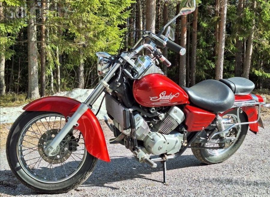 Honda VT Shadow 1999 in Riga, with an engine capacity of 0.13 L and mileage of 0 thousand km for 3300 €, photo 3 on AUTOMOTO.COM.LV