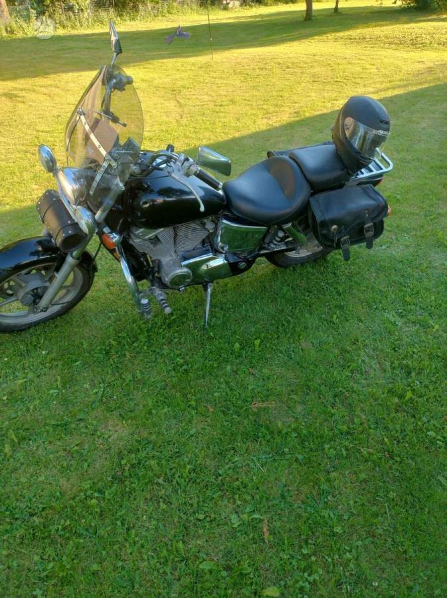 Honda VT Shadow 1999 in Birzai, with an engine capacity of 1.10 L and mileage of 29 thousand km for 2000 €, photo 3 on AUTOMOTO.COM.LV
