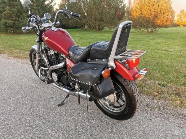 Sarkans Honda VT Shadow 1984 Jurbarkas, ar dzinēja tilpumu 0.70 L un nobraukumu 32 tūkst. km par 1530 €, foto 2 vietnē AUTOMOTO.COM.LV