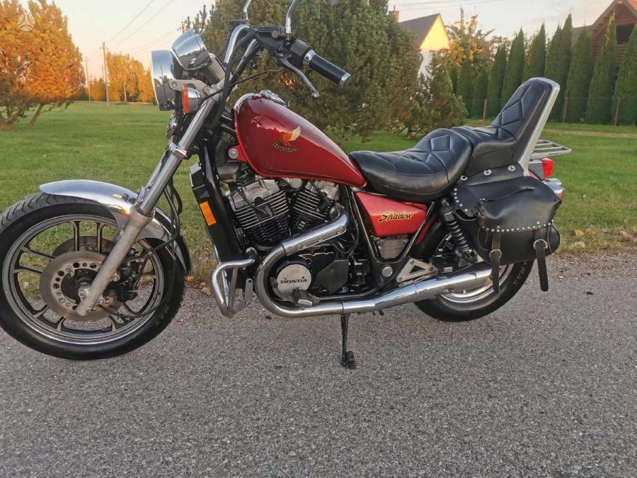 Red Honda VT Shadow 1984 in Jurbarkas, with an engine capacity of 0.70 L and mileage of 32 thousand km for 1530 €, photo 9 on AUTOMOTO.COM.LV