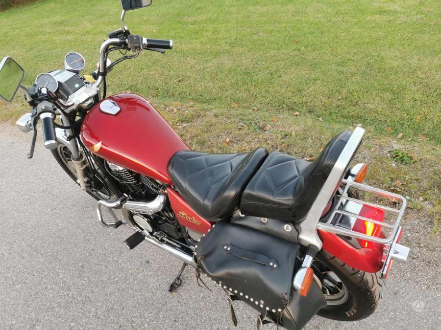 Red Honda VT Shadow 1984 in Jurbarkas, with an engine capacity of 0.70 L and mileage of 32 thousand km for 1530 €, photo 10 on AUTOMOTO.COM.LV