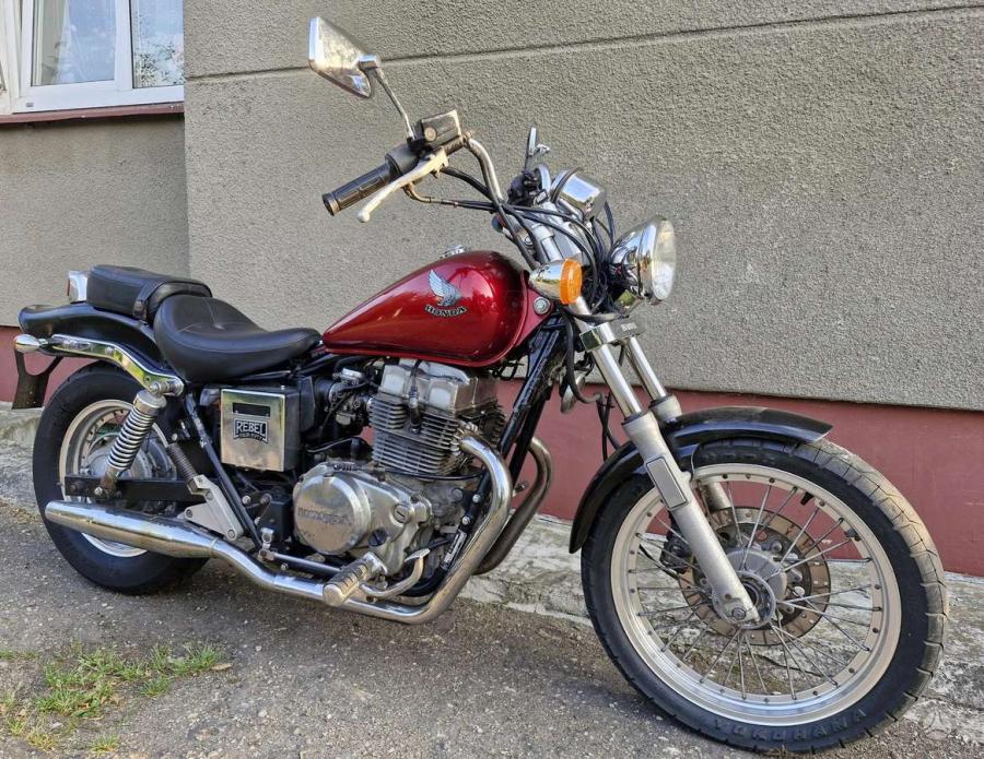 Sarkans Honda VT Shadow 1986 Kauņa, ar dzinēja tilpumu 0.45 L un nobraukumu 36 tūkst. km par 1450 €, foto 6 vietnē AUTOMOTO.COM.LV