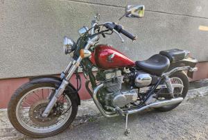 Sarkans Honda VT Shadow 1986 Kauņa, ar dzinēja tilpumu 0.45 L un nobraukumu 36 tūkst. km par 1450 €, foto 7 vietnē AUTOMOTO.COM.LV