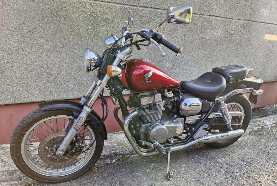 Sarkans Honda VT Shadow 1986 Kauņa, ar dzinēja tilpumu 0.45 L un nobraukumu 36 tūkst. km par 1450 €, foto 7 vietnē AUTOMOTO.COM.LV