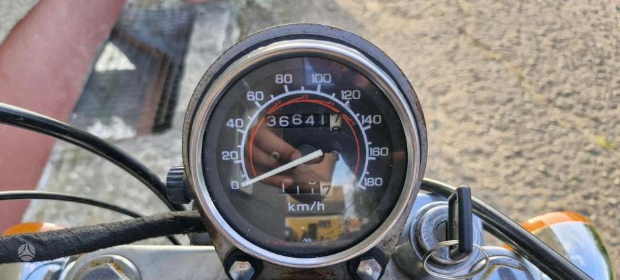 Sarkans Honda VT Shadow 1986 Kauņa, ar dzinēja tilpumu 0.45 L un nobraukumu 36 tūkst. km par 1450 €, foto 9 vietnē AUTOMOTO.COM.LV