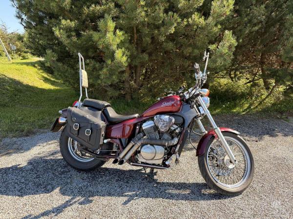 Sarkans Honda VT Shadow 1990 Viļņa, ar dzinēja tilpumu 0.58 L un nobraukumu 67 tūkst. km par 2300 €, foto 5 vietnē AUTOMOTO.COM.LV