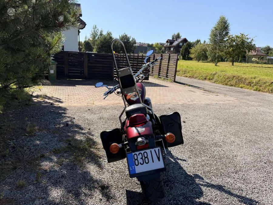 Sarkans Honda VT Shadow 1990 Viļņa, ar dzinēja tilpumu 0.58 L un nobraukumu 67 tūkst. km par 2300 €, foto 9 vietnē AUTOMOTO.COM.LV