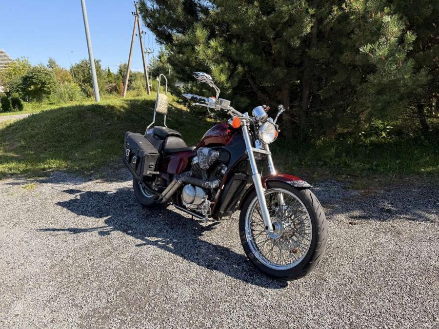 Sarkans Honda VT Shadow 1990 Viļņa, ar dzinēja tilpumu 0.58 L un nobraukumu 67 tūkst. km par 2300 €, foto 23 vietnē AUTOMOTO.COM.LV