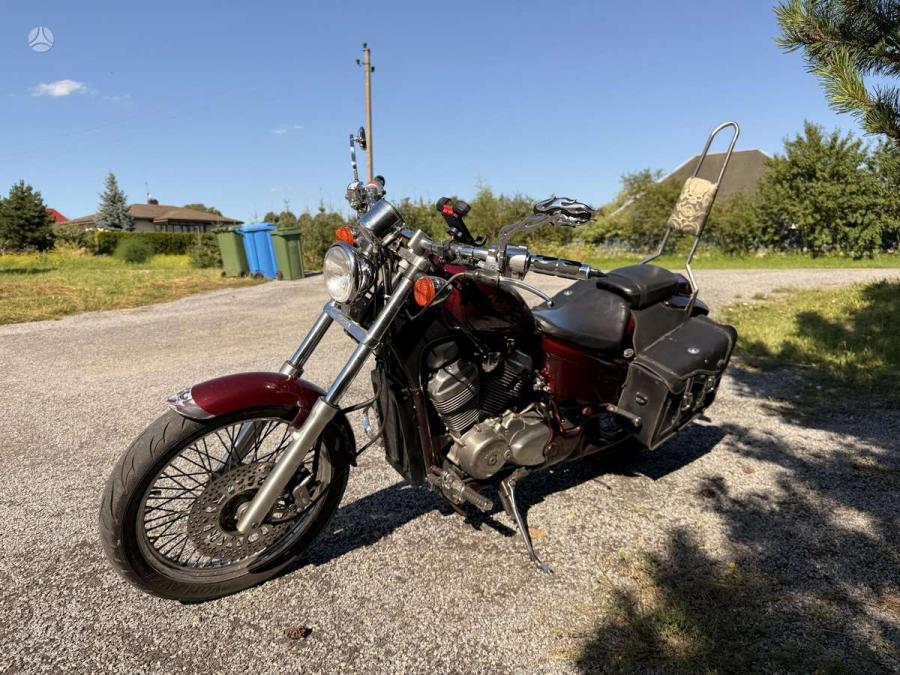 Sarkans Honda VT Shadow 1990 Viļņa, ar dzinēja tilpumu 0.58 L un nobraukumu 67 tūkst. km par 2300 €, foto 24 vietnē AUTOMOTO.COM.LV