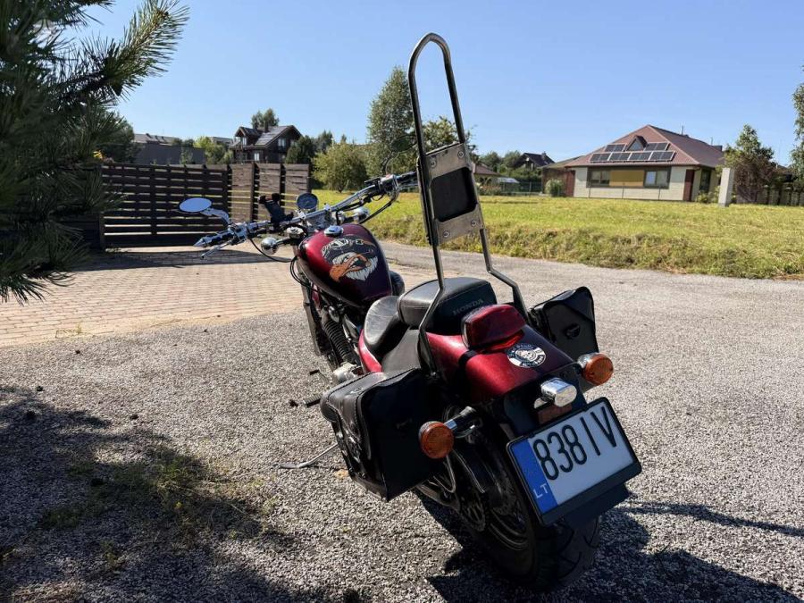 Sarkans Honda VT Shadow 1990 Viļņa, ar dzinēja tilpumu 0.58 L un nobraukumu 67 tūkst. km par 2300 €, foto 28 vietnē AUTOMOTO.COM.LV