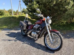 Sarkans Honda VT Shadow 1990 Viļņa, ar dzinēja tilpumu 0.58 L un nobraukumu 67 tūkst. km par 2300 €, foto 31 vietnē AUTOMOTO.COM.LV