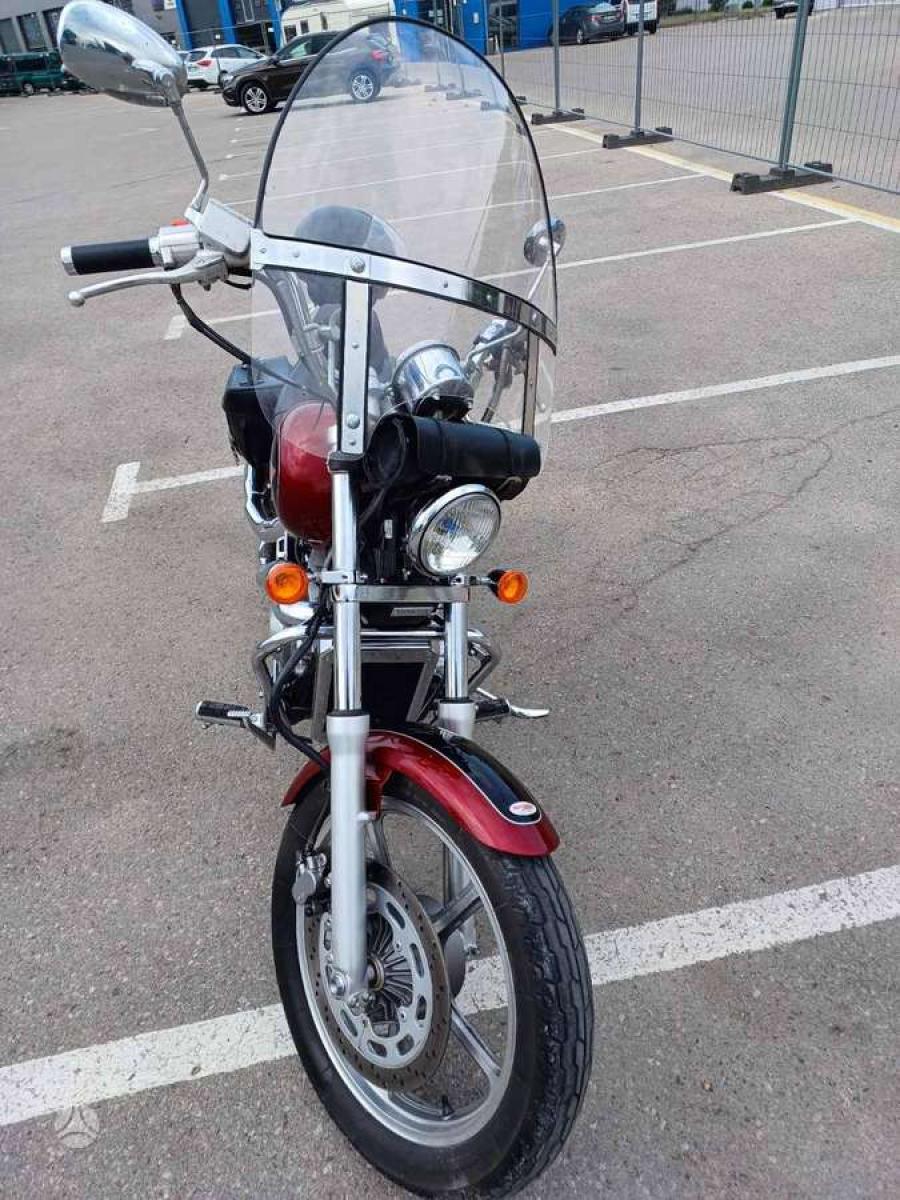 Red Honda VT Shadow 1995 in Kaunas, with an engine capacity of 1.10 L and mileage of 30 thousand km for 3200 €, photo 2 on AUTOMOTO.COM.LV