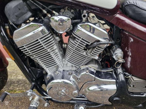 Sarkans Honda VT Shadow 1999 Kauņa, ar dzinēja tilpumu 0.60 L un nobraukumu 18 tūkst. km par 2150 €, foto 6 vietnē AUTOMOTO.COM.LV