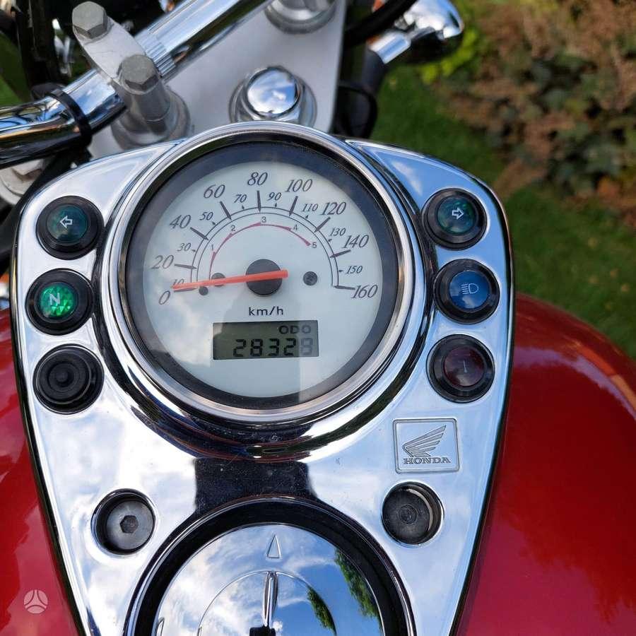 Sarkans Honda VT Shadow 2000 Kauņa, ar dzinēja tilpumu 0.13 L un nobraukumu 28 tūkst. km par 3250 €, foto 6 vietnē AUTOMOTO.COM.LV