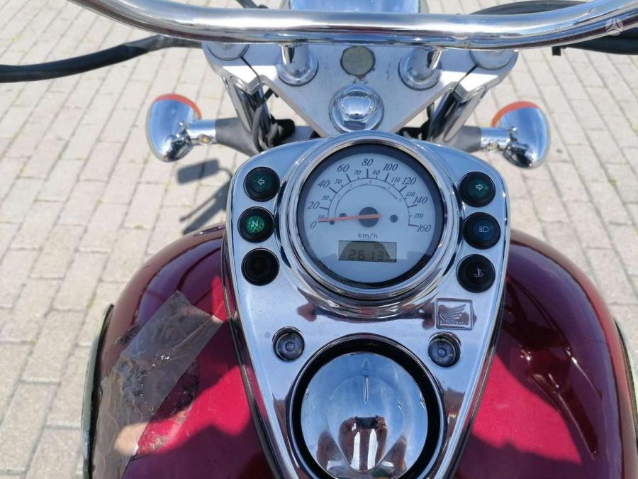 Red Honda VT Shadow 2005 in Marijampole, with an engine capacity of 0.13 L and mileage of 26 thousand km for 3750 €, photo 10 on AUTOMOTO.COM.LV