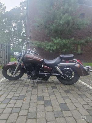 Yellow Honda VT Shadow 2018 in Klaipeda, with an engine capacity of 0.75 L and mileage of 16 thousand km for 6800 €, photo 5 on AUTOMOTO.COM.LV