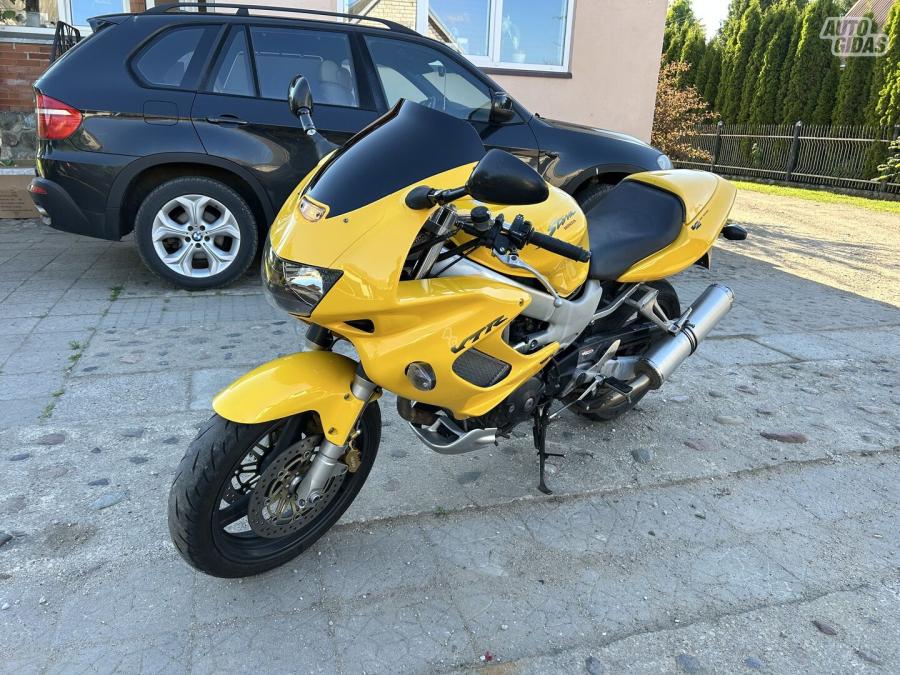 Honda VTR 1000 1998 in Kaunas, with an engine capacity of 0.00 L and mileage of 0 thousand km for 1500 €, photo 4 on AUTOMOTO.COM.LV