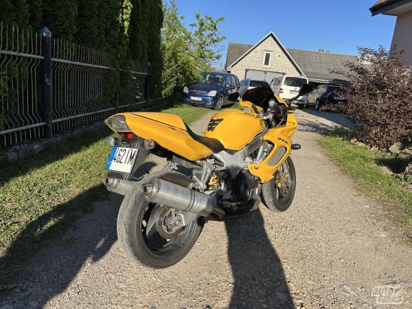 Honda VTR 1000 1998 in Kaunas, with an engine capacity of 0.00 L and mileage of 0 thousand km for 1500 €, photo 4 on AUTOMOTO.COM.LV