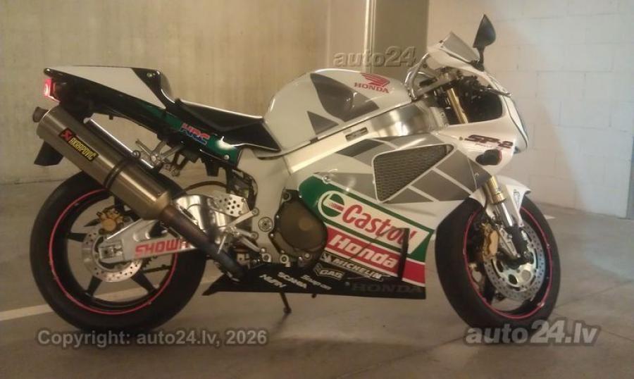 Белый Хонда VTR 1000 2003 в Таллин, объемом двигателя 1.00 л и пробегом 17 тыс. км за 8900 €, фото 1 на AUTOMOTO.COM.LV