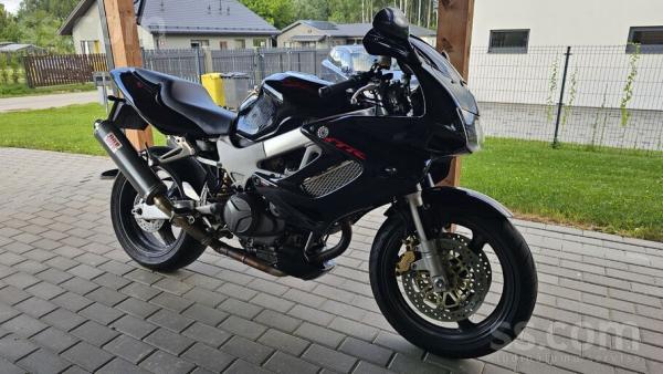 Honda VTR 1998 in Riga, with an engine capacity of 1.00 L and mileage of 0 thousand km for 1700 €, photo 1 on AUTOMOTO.COM.LV