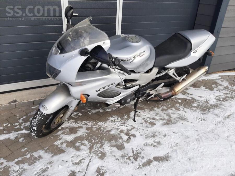 Honda VTR 1998 in Cesis, with an engine capacity of 1.00 L and mileage of 0 thousand km for 1850 €, photo 1 on AUTOMOTO.COM.LV