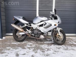 Honda VTR 1998 in Cesis, with an engine capacity of 1.00 L and mileage of 0 thousand km for 1850 €, photo 6 on AUTOMOTO.COM.LV