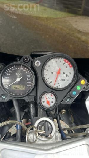 Honda VTR 1999 in Riga, with an engine capacity of 1.00 L and mileage of 0 thousand km for 2750 €, photo 4 on AUTOMOTO.COM.LV