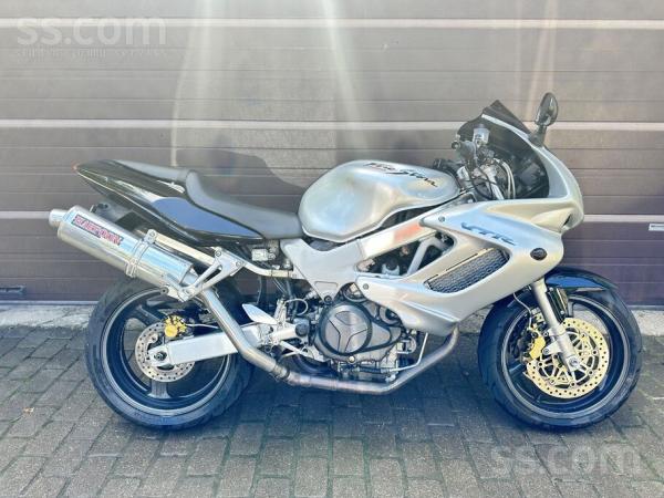 Honda VTR 1999 Rīga, ar dzinēja tilpumu 1.00 L un nobraukumu 0 tūkst. km par 2000 €, foto 1 vietnē AUTOMOTO.COM.LV