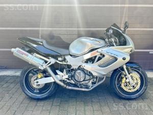 Honda VTR 1999 Rīga, ar dzinēja tilpumu 1.00 L un nobraukumu 0 tūkst. km par 2000 €, foto 1 vietnē AUTOMOTO.COM.LV