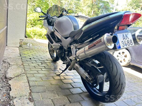 Honda VTR 1999 Rīga, ar dzinēja tilpumu 1.00 L un nobraukumu 0 tūkst. km par 2000 €, foto 4 vietnē AUTOMOTO.COM.LV