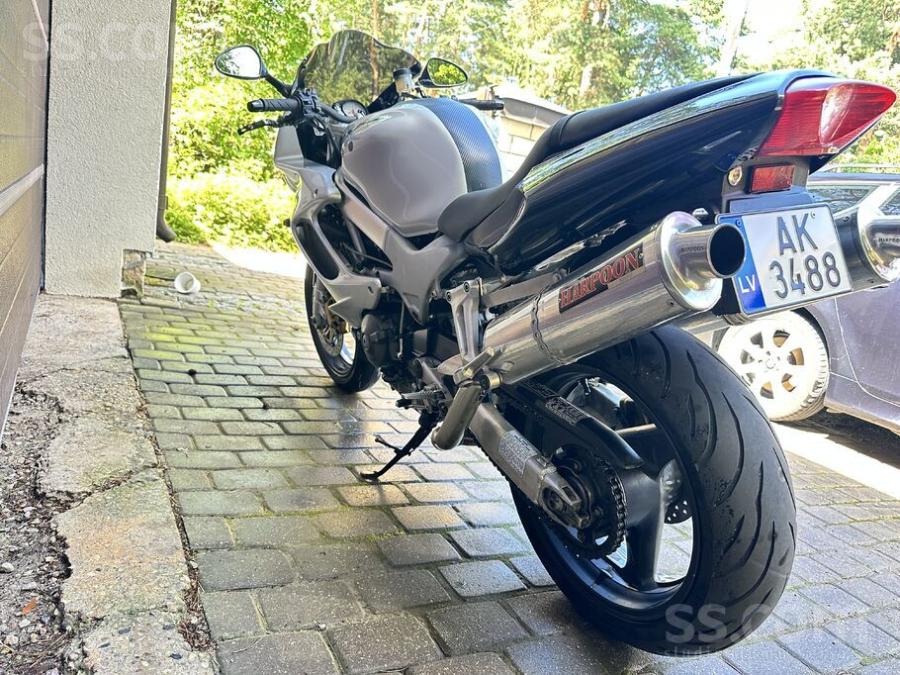 Honda VTR 1999 in Riga, with an engine capacity of 1.00 L and mileage of 0 thousand km for 2000 €, photo 4 on AUTOMOTO.COM.LV